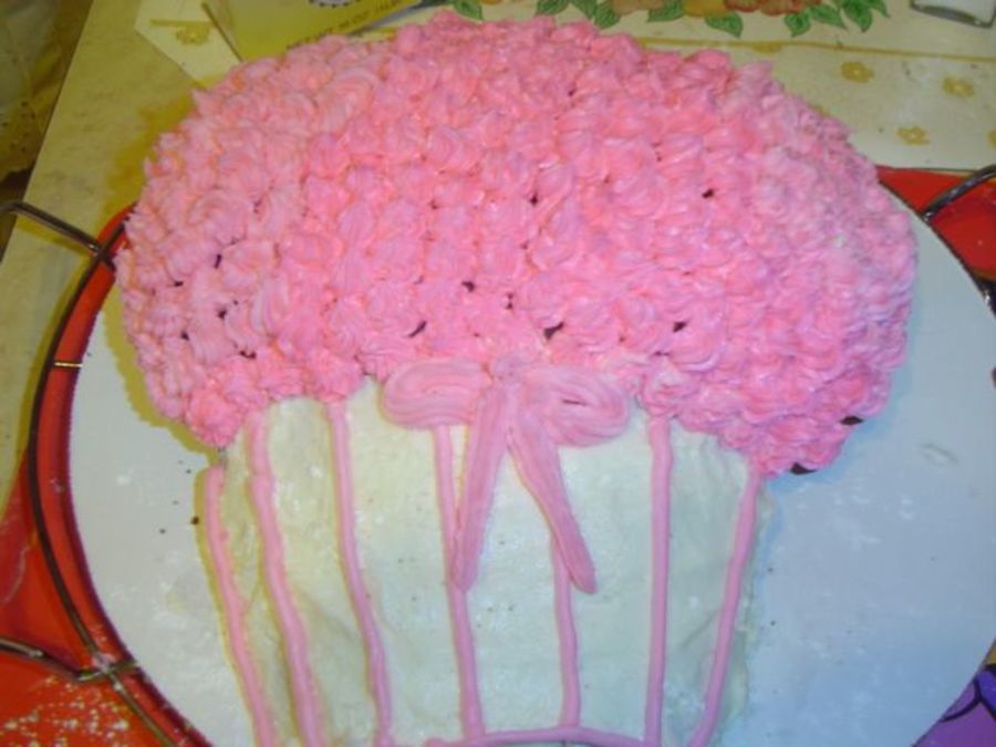 Giant Cup-Cake - CakeCentral.com