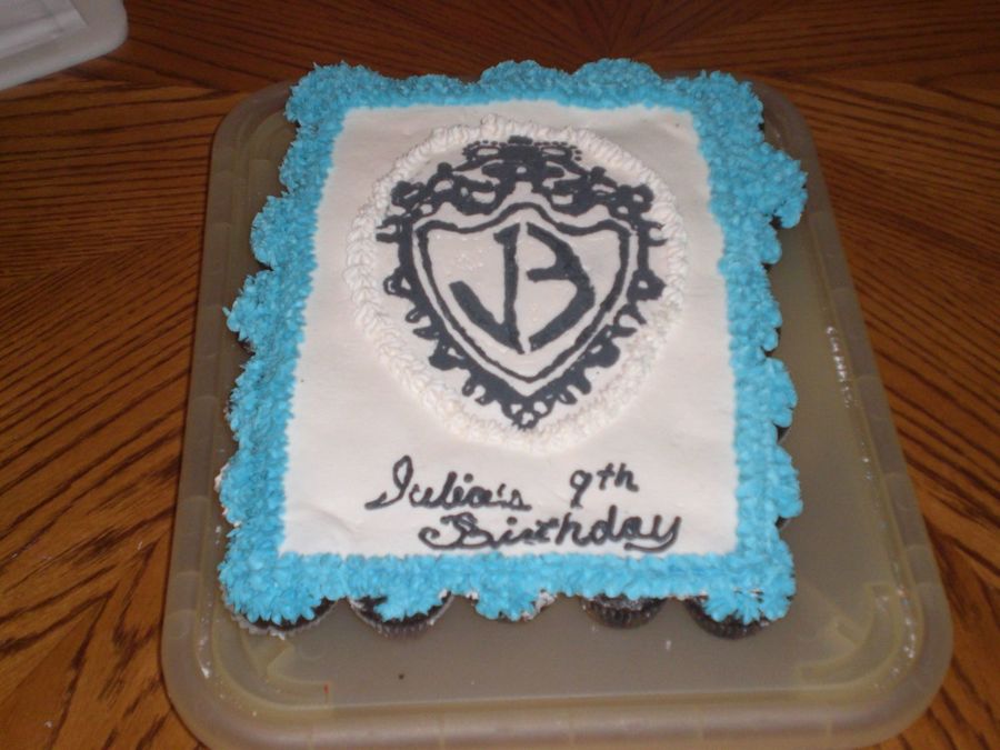 Jonas Brothers Cupcake Cake - CakeCentral.com