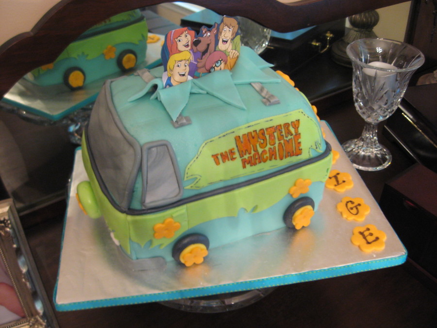 Mystery Machine Cake - CakeCentral.com