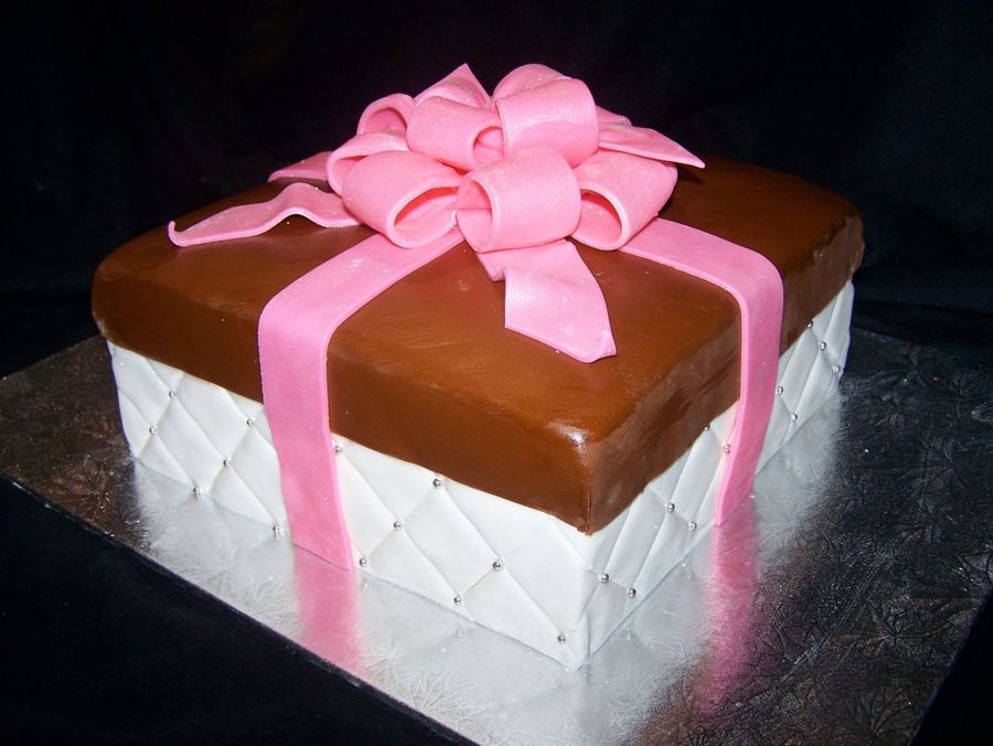 Present Cake - CakeCentral.com
