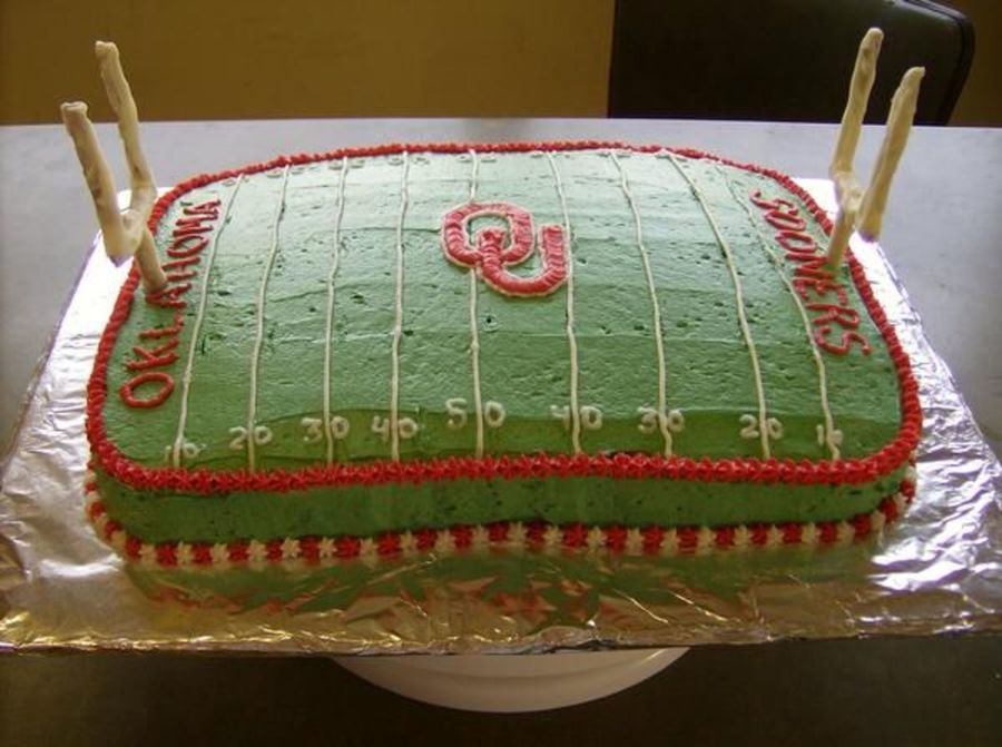 Ou Football Field - CakeCentral.com