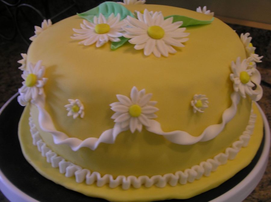 Daisy Cake - CakeCentral.com