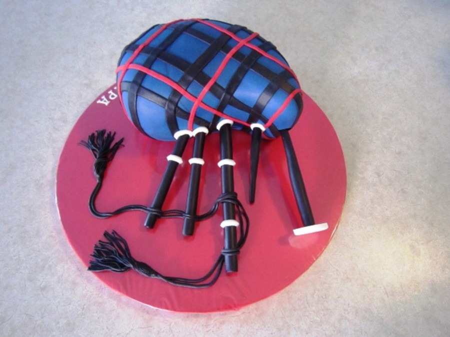 Bagpipe Cake - Glasgow Rangers Tartan - CakeCentral.com