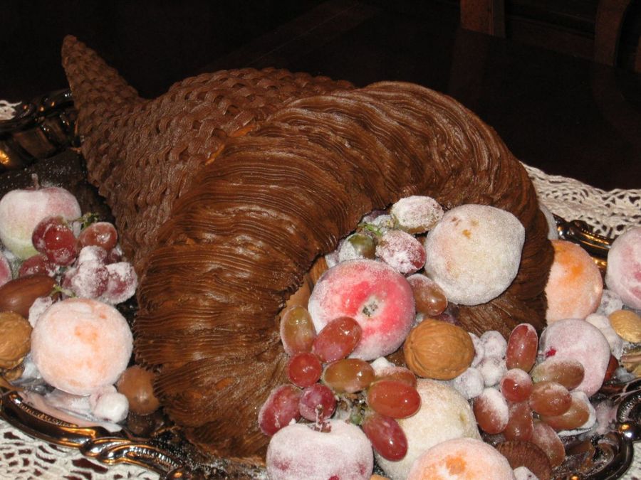 Cornucopia With Fruit - CakeCentral.com
