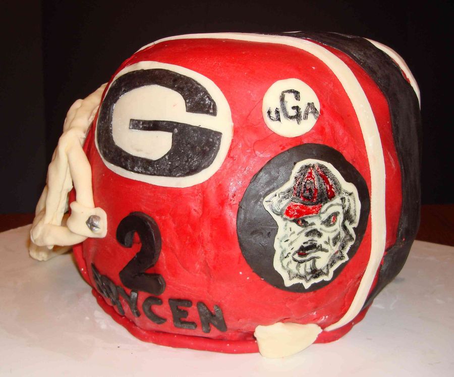 Uga Football Helmet - CakeCentral.com
