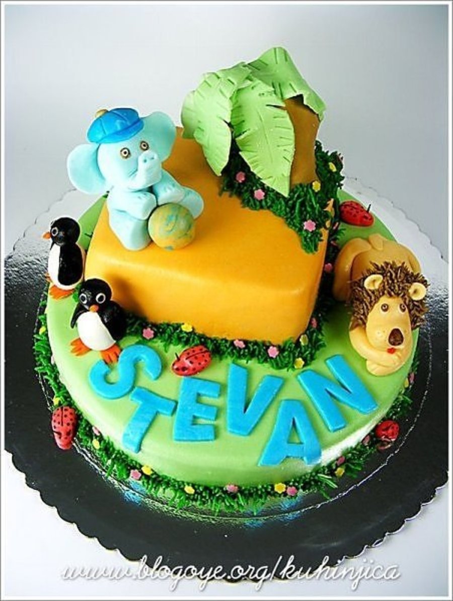 Zoo Animal Cake - CakeCentral.com