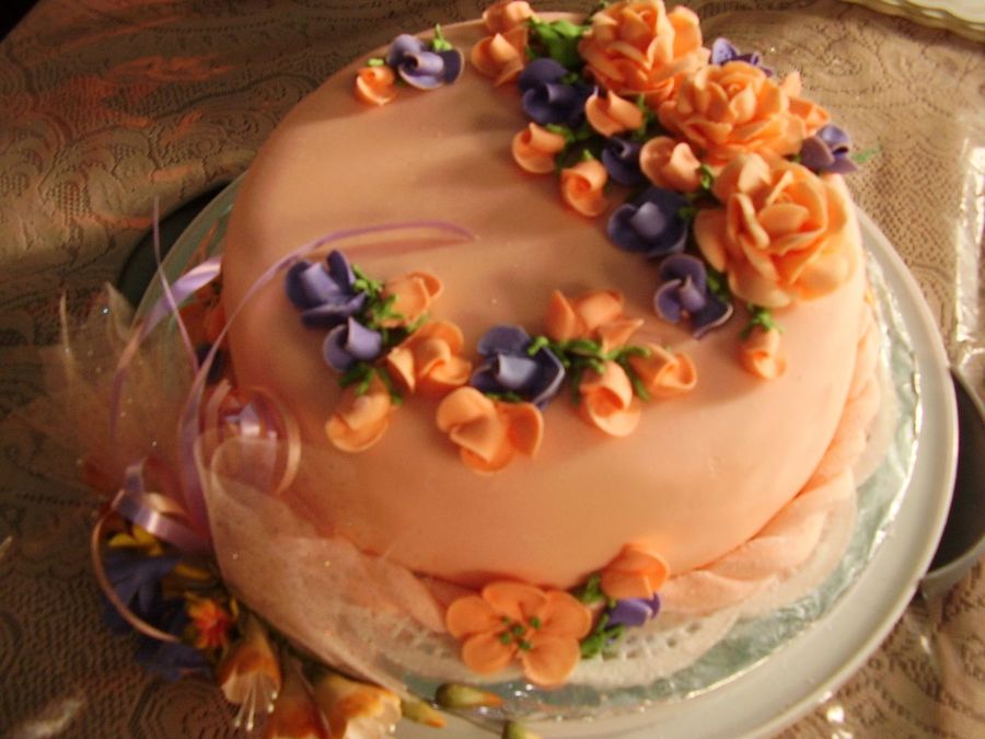 Caribbean Cake (Barbados) - Roses And Rose Buds - CakeCentral.com