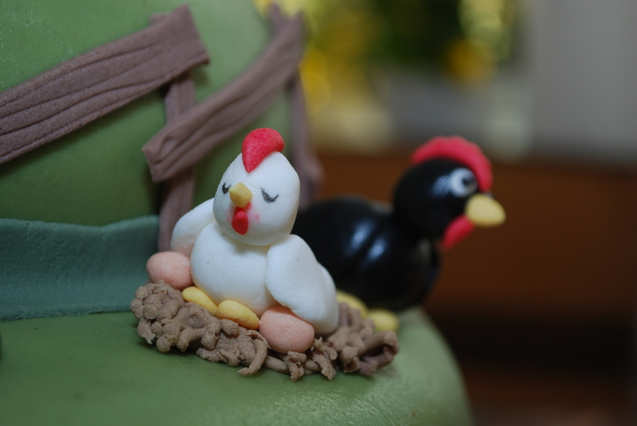 Hen - CakeCentral.com