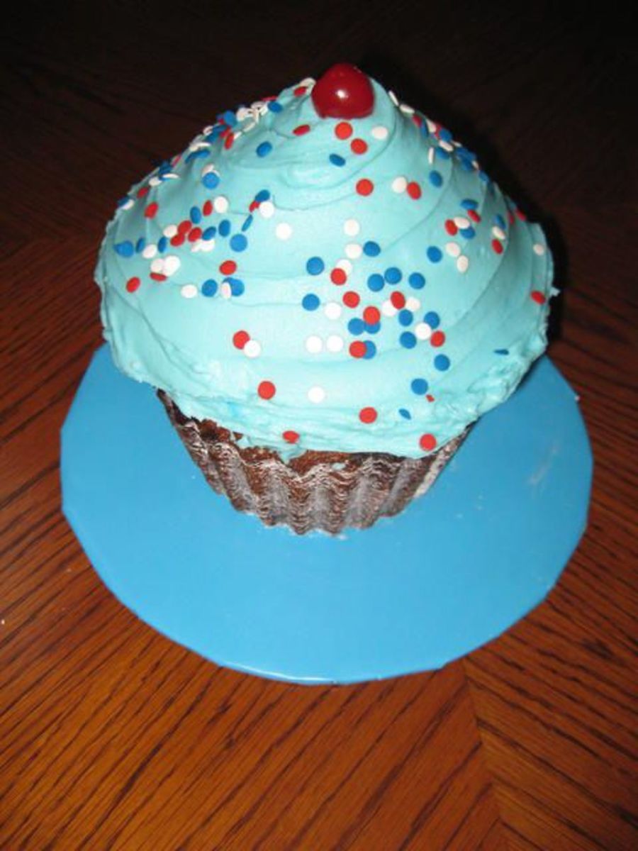 Patriotic Cupcake - CakeCentral.com