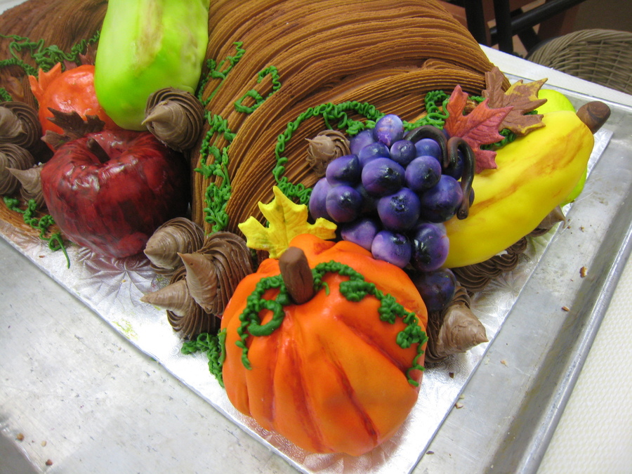 3D Cornucopia - CakeCentral.com