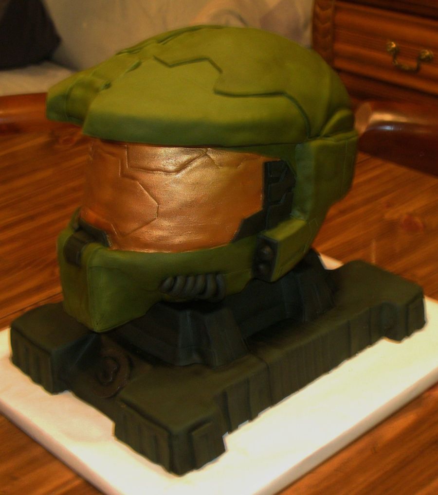 Halo - Master Chief Helmet - CakeCentral.com