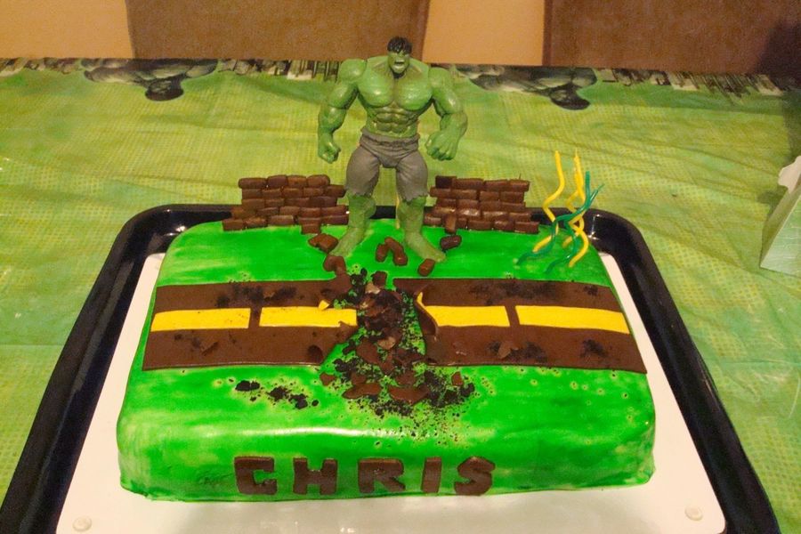 Incredible Hulk Cake - CakeCentral.com