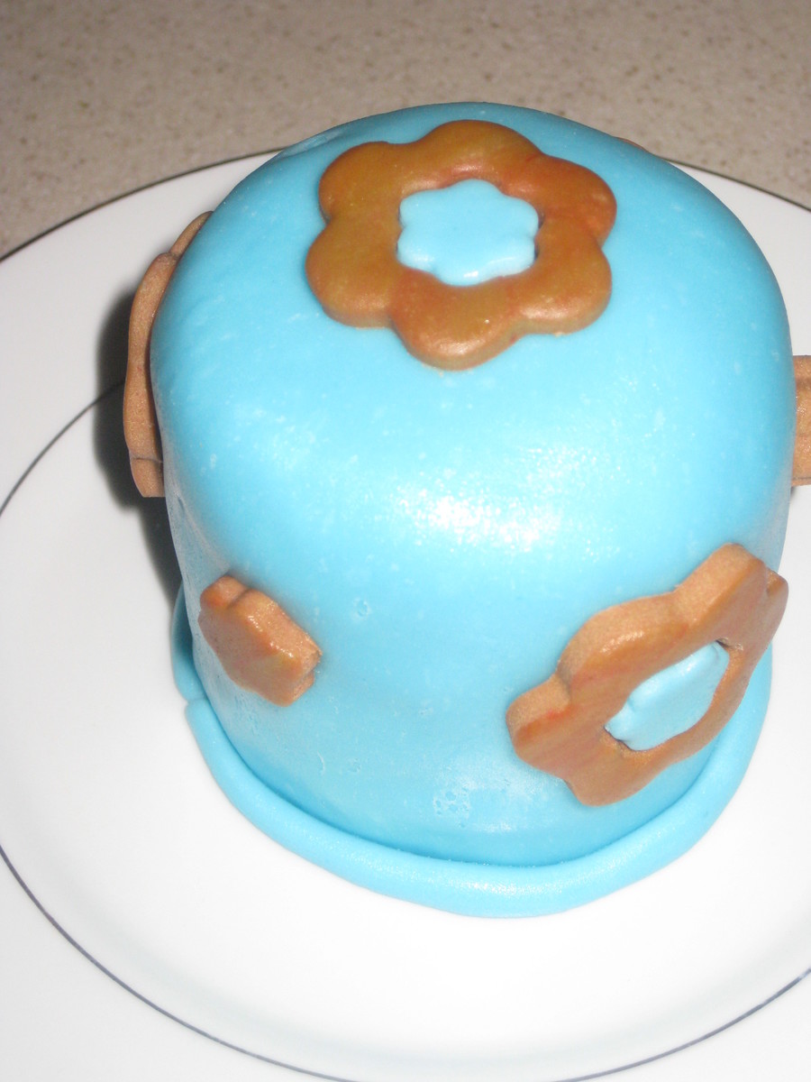 First Cake With Mmf - CakeCentral.com