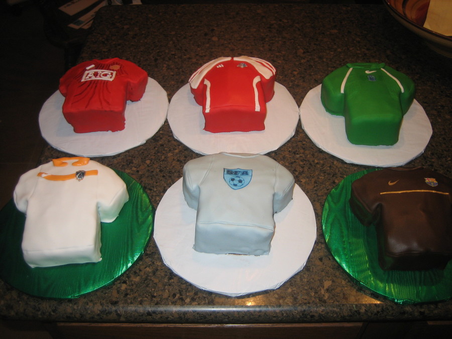 Mini Soccer Jerseys - CakeCentral.com