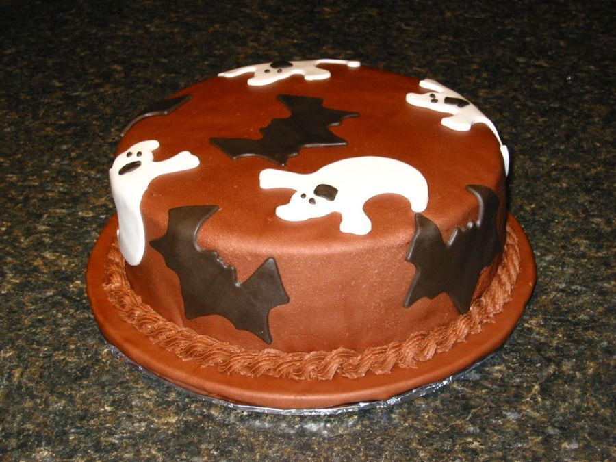 Ghosts And Bats! - CakeCentral.com