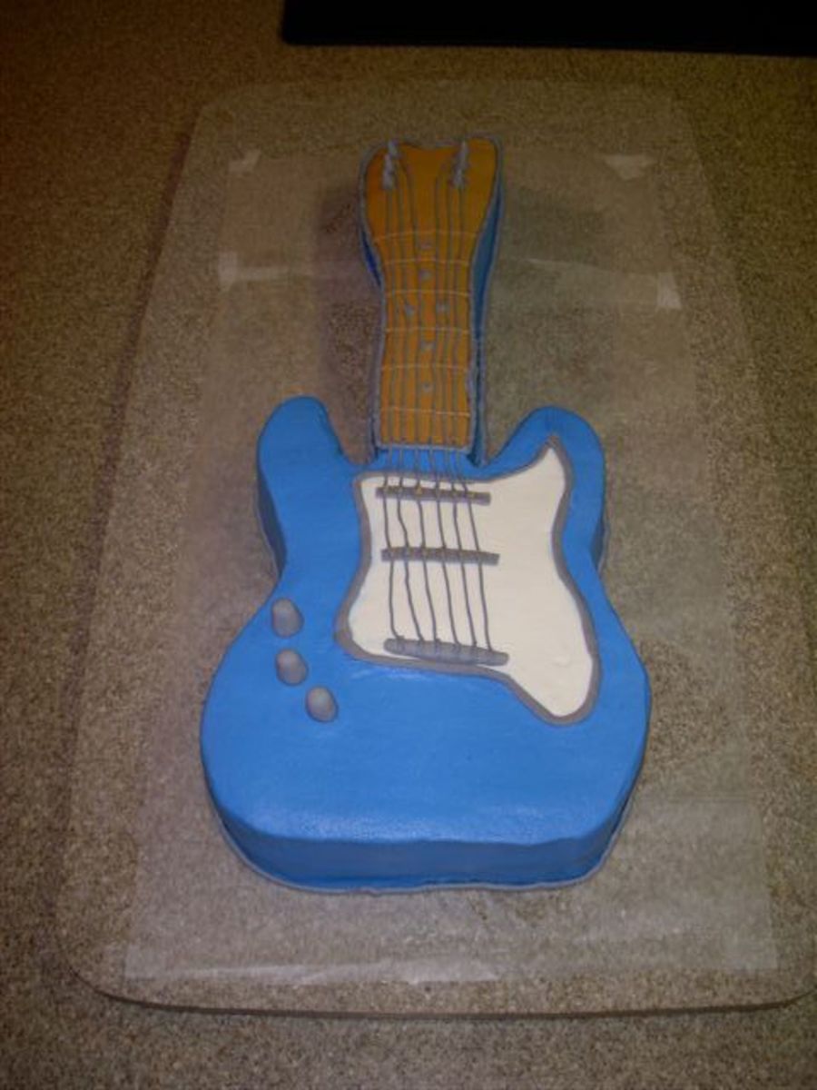 Guitar Cake - CakeCentral.com