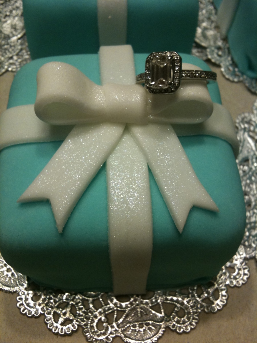 Tiffany Boxes - CakeCentral.com