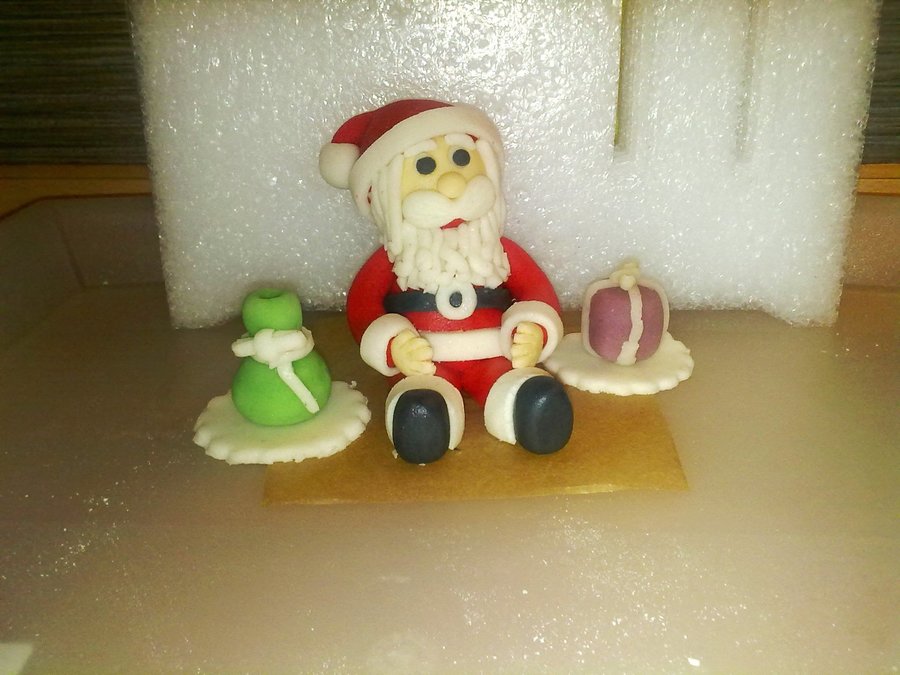Santa Claus Fondant Figure - CakeCentral.com
