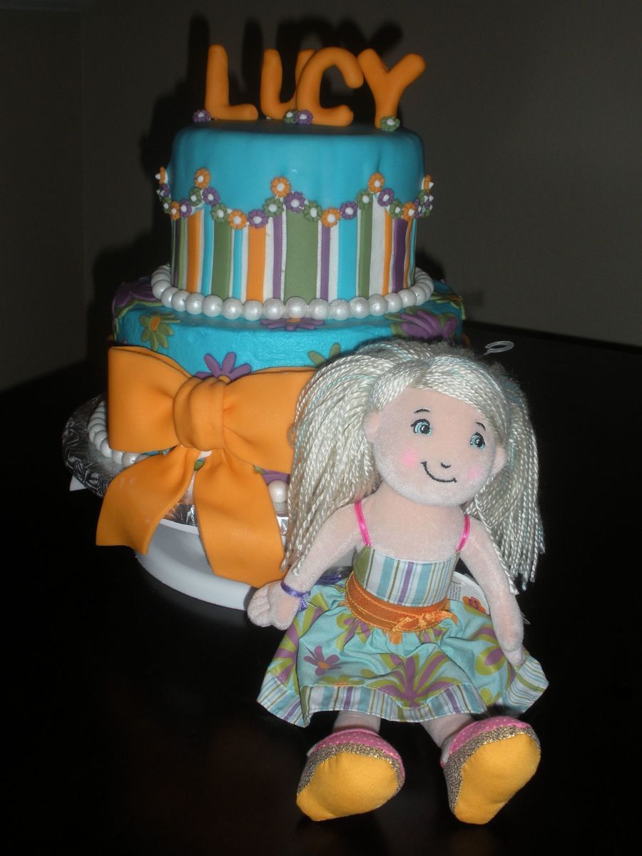 Lucy's Groovy Girl Cake - CakeCentral.com