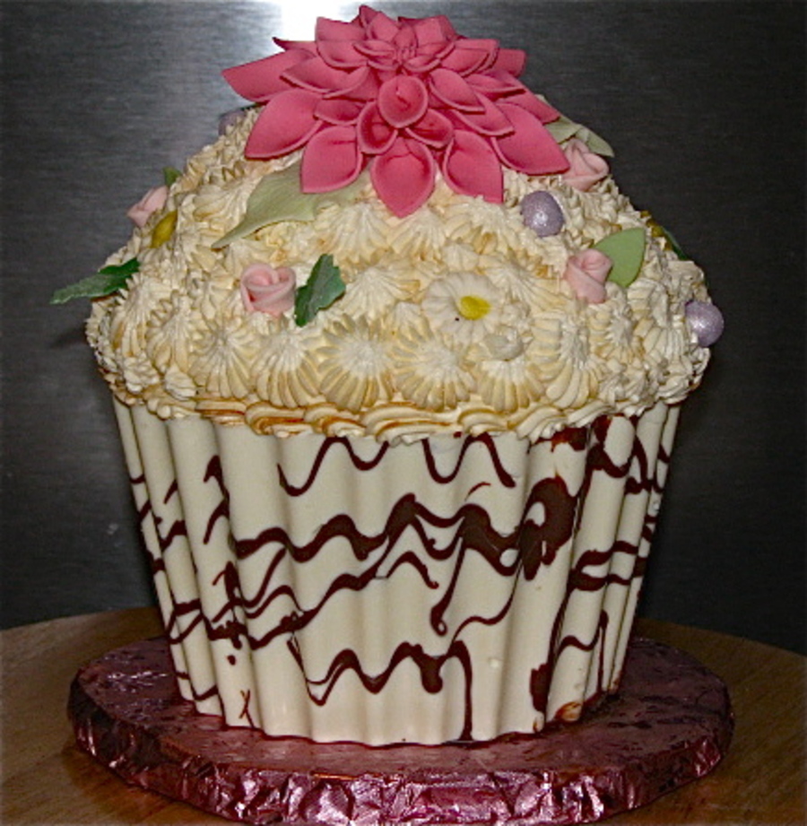 Giant Cupcake - CakeCentral.com