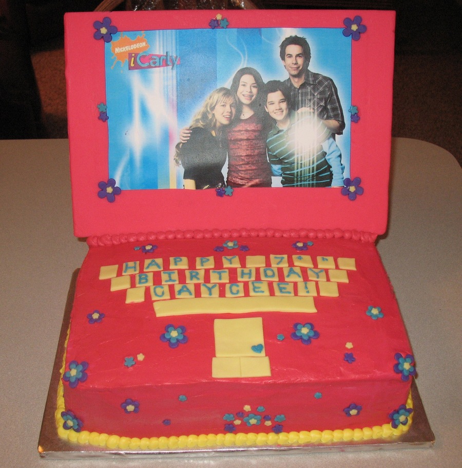 Icarly Laptop Cake - CakeCentral.com