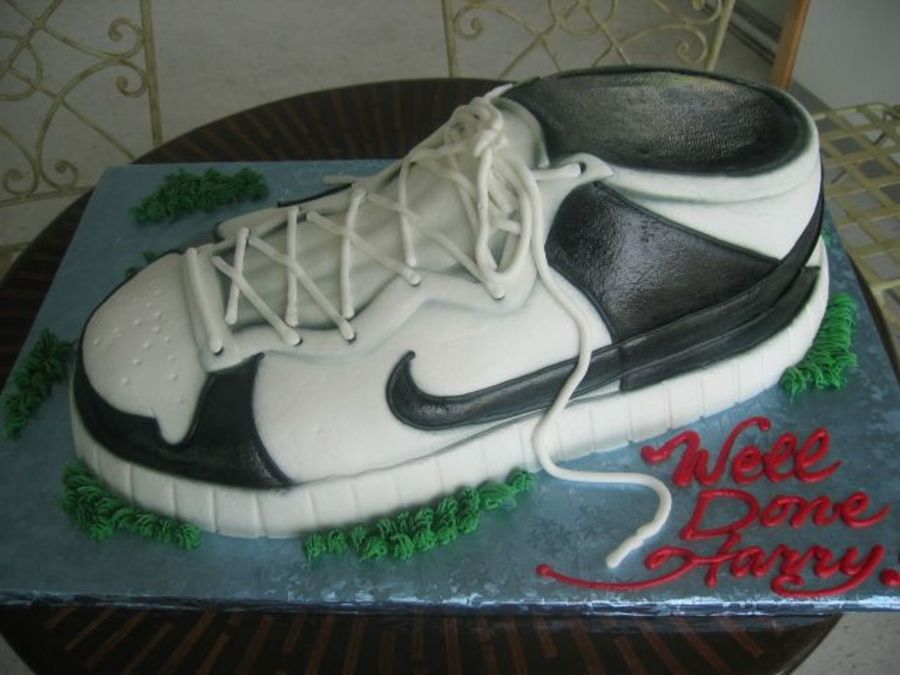 Running Shoe - CakeCentral.com