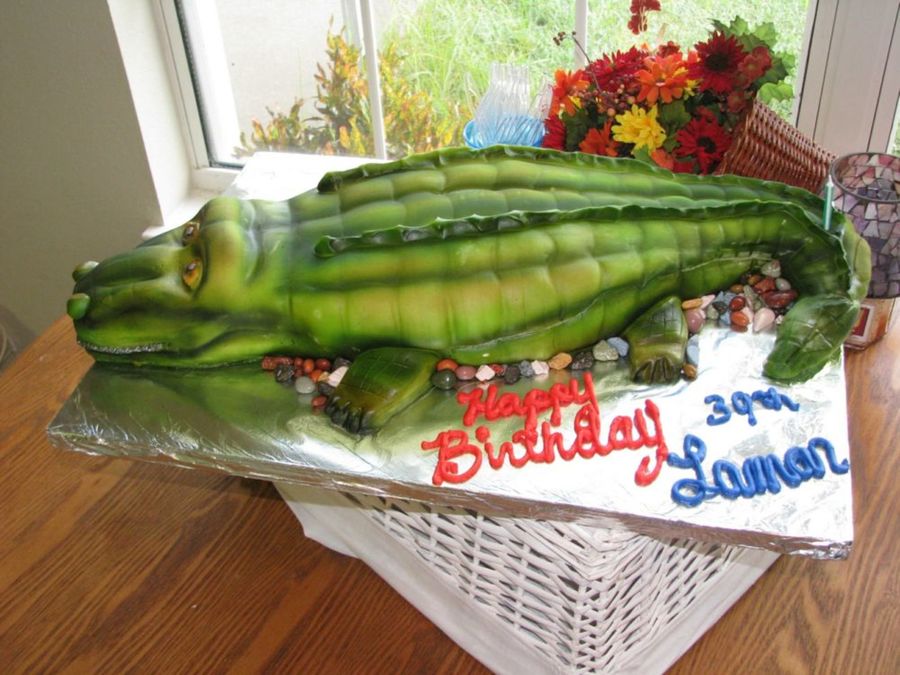 Alligator Cake - CakeCentral.com