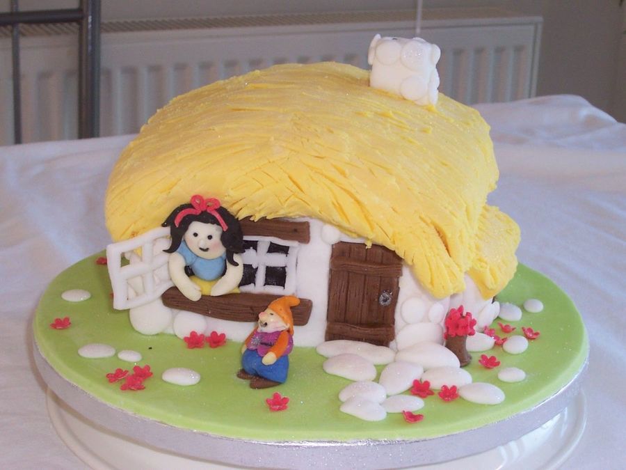 Snow White - CakeCentral.com