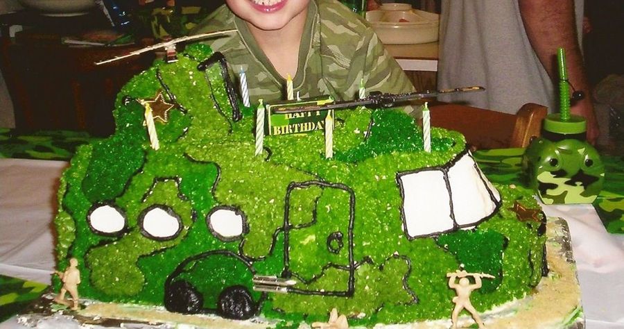 Surprise Inside Army Transport Helicopter - CakeCentral.com