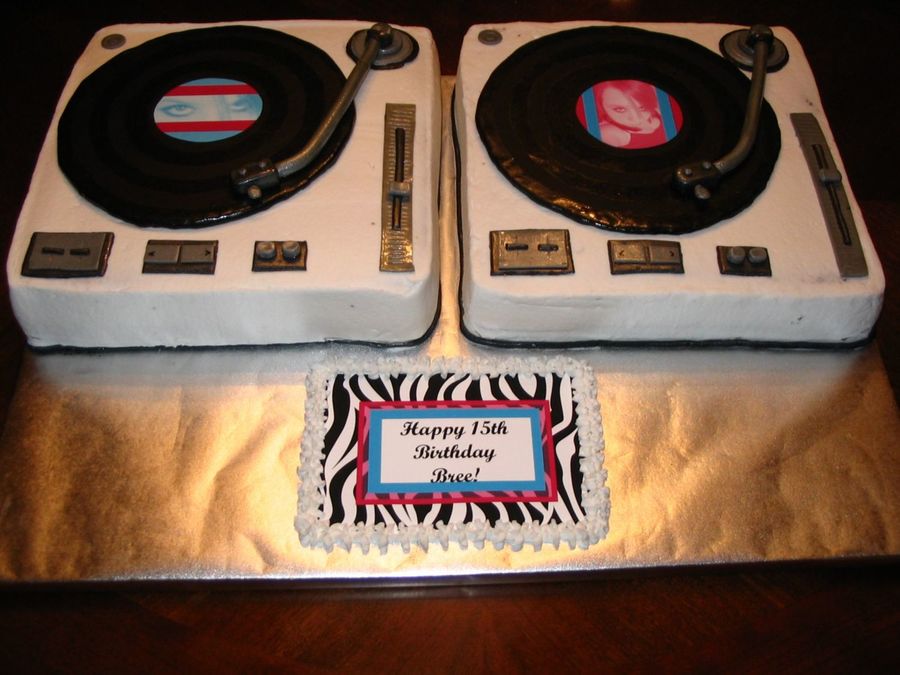 Modern D.j. Turntable - CakeCentral.com