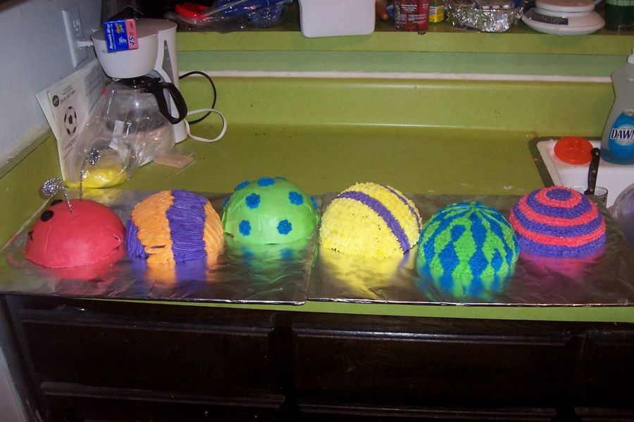 Worm Birthday Cake - CakeCentral.com