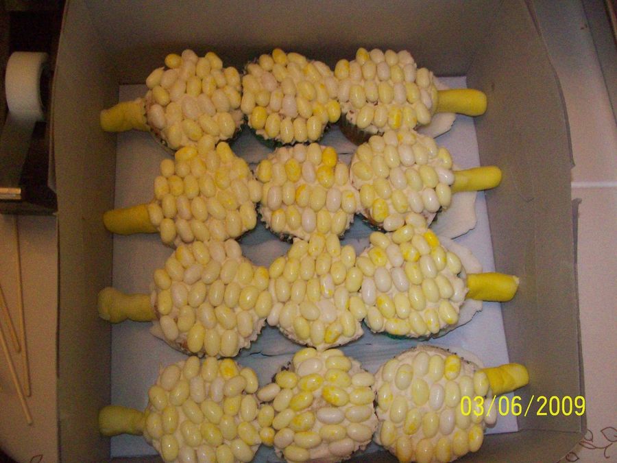 Corn Cob Cakes - CakeCentral.com