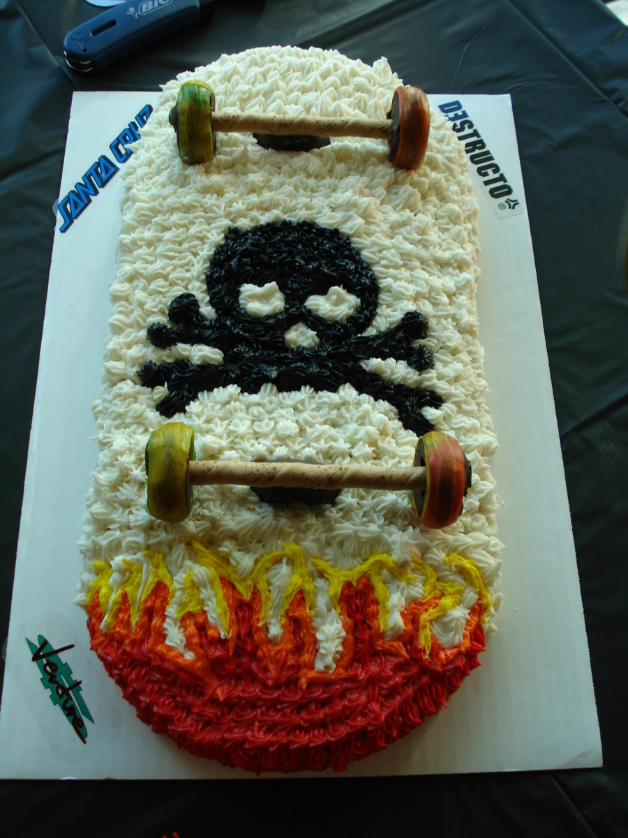 Skateboard Birthday Cake - CakeCentral.com