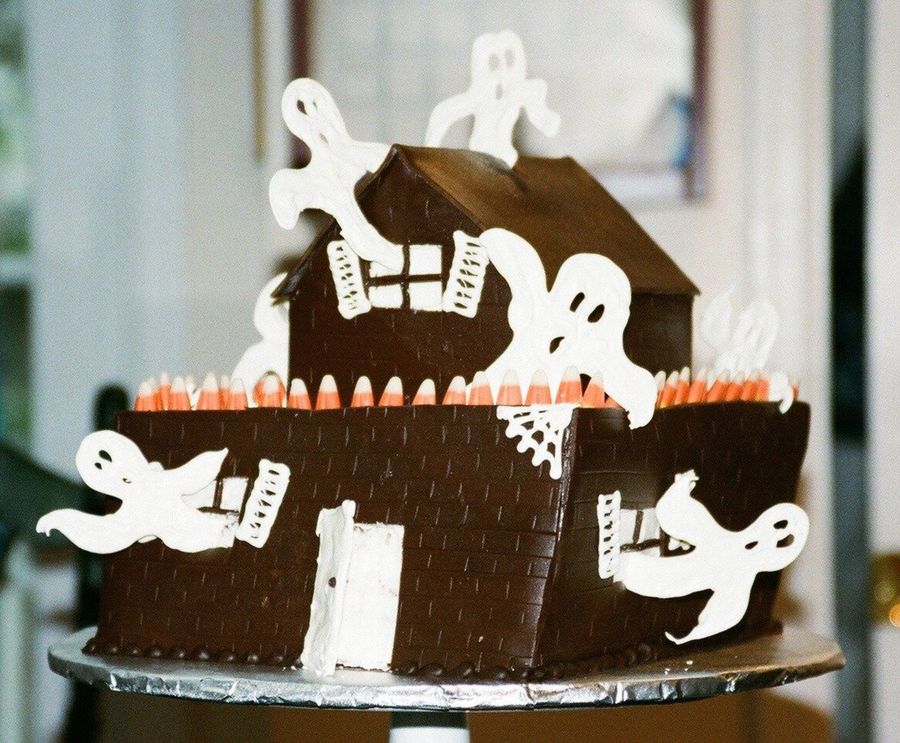 Haunted House Cake - CakeCentral.com