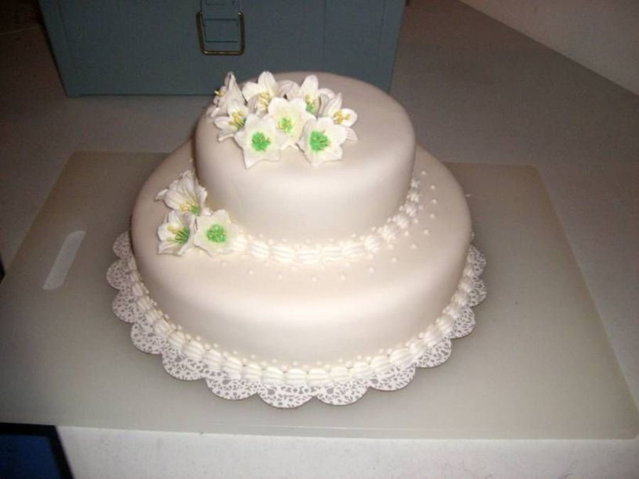 Easter Lilies - CakeCentral.com