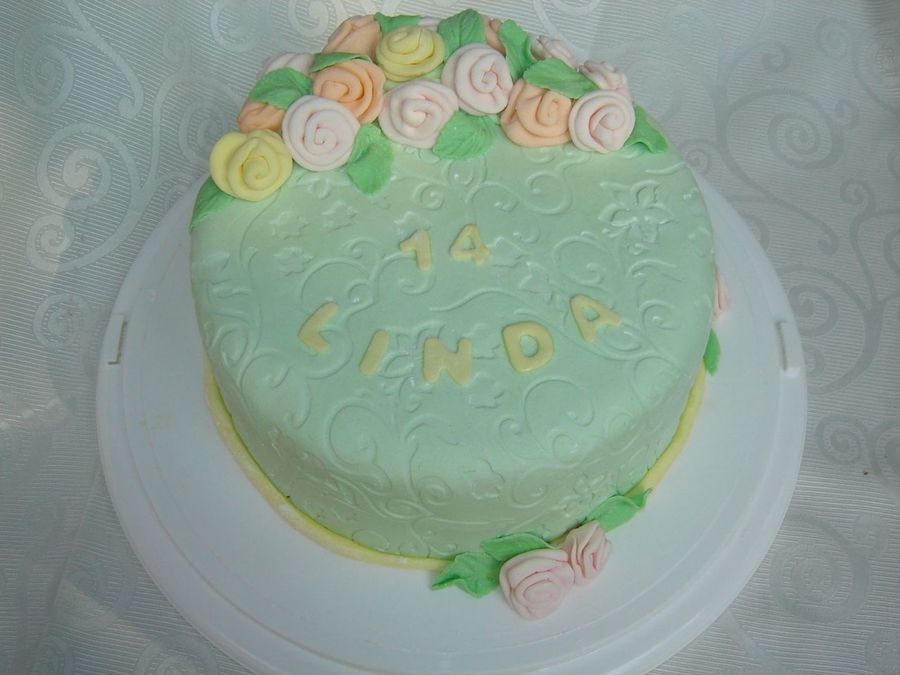 Linda's Rose Cake - CakeCentral.com