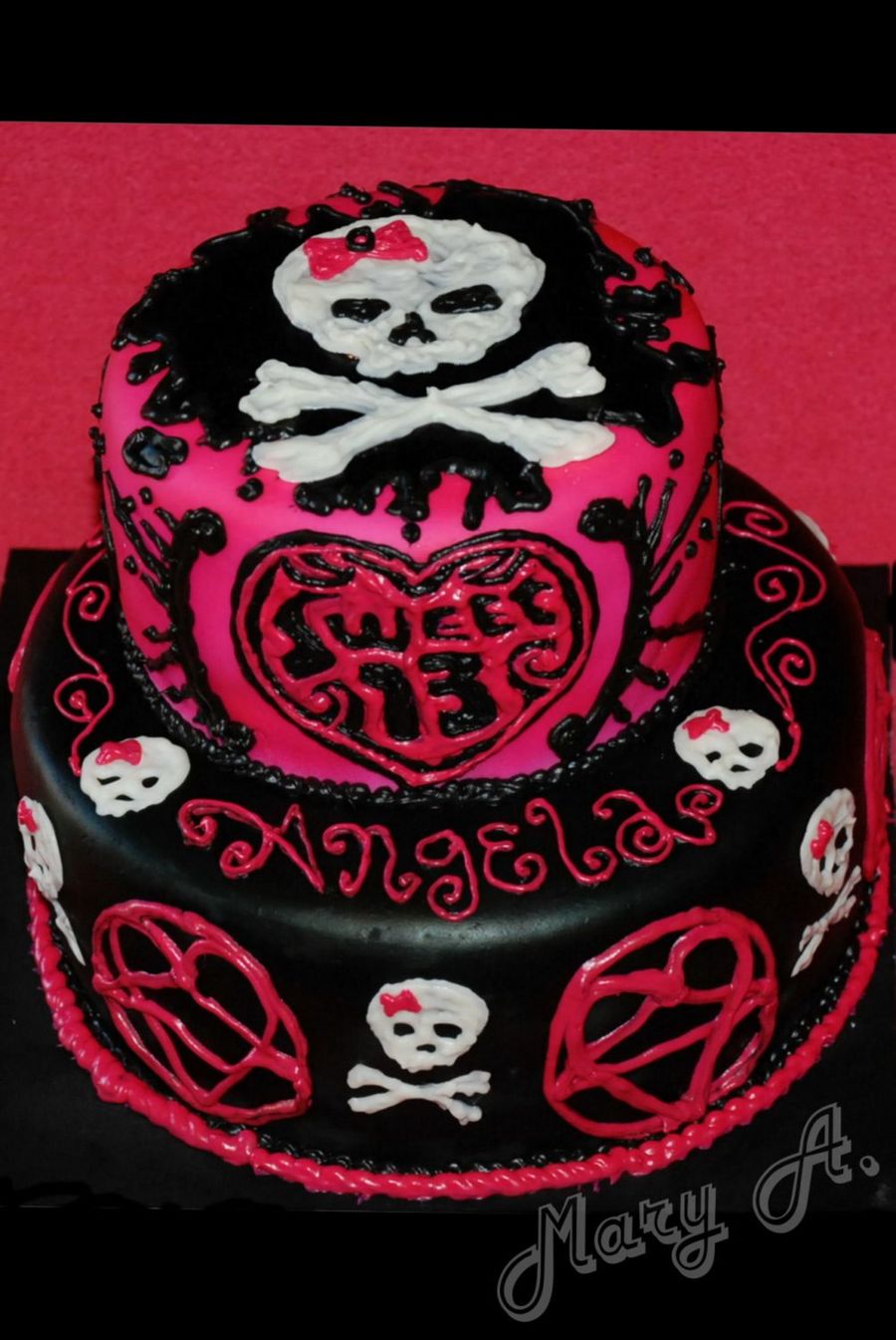 Girly Goth - CakeCentral.com