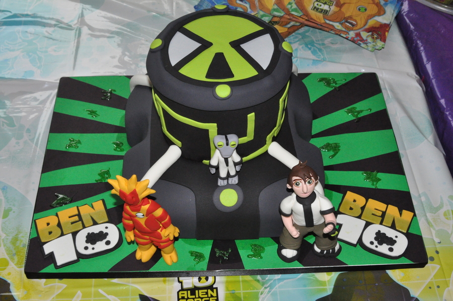 Ben 10 Omnitrix - CakeCentral.com