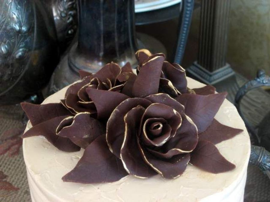 Gilded Chocolate Rosese On Sculpted Icing - CakeCentral.com