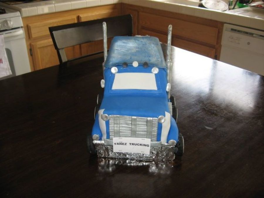Semi-Truck Cake - CakeCentral.com