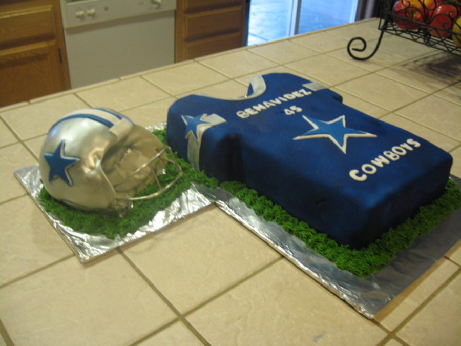 Dallas Cowboys Cake - CakeCentral.com