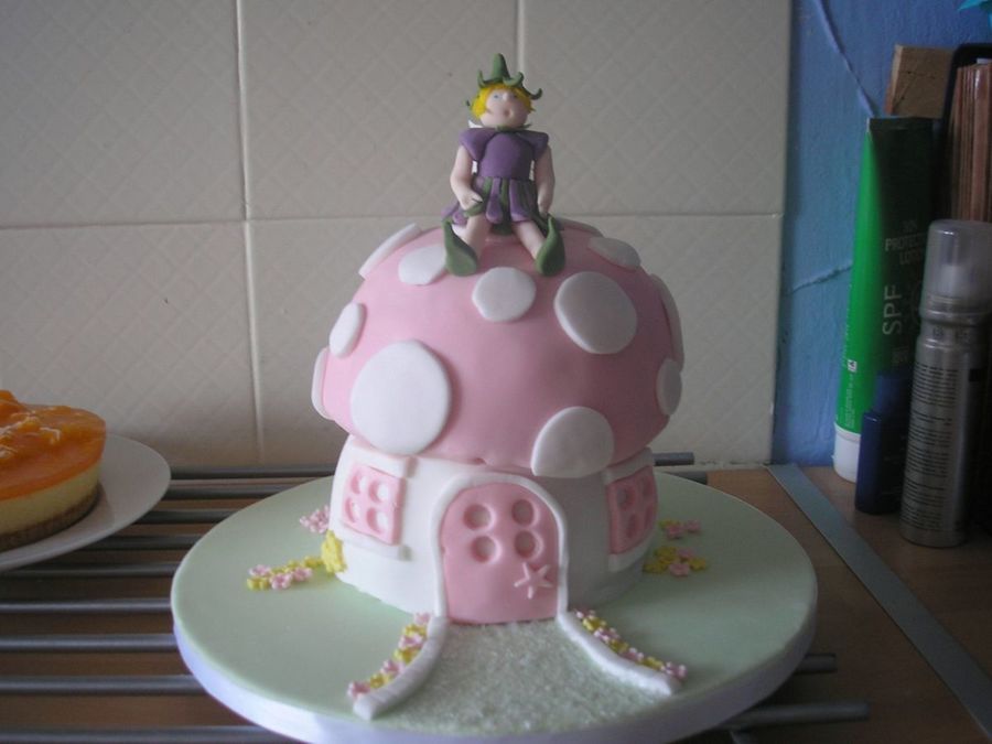Miniature Fairy Toadstool - CakeCentral.com