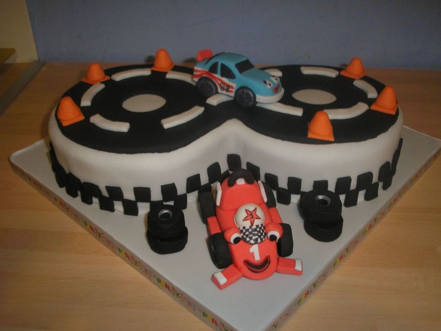 Roary The Racing Car - CakeCentral.com