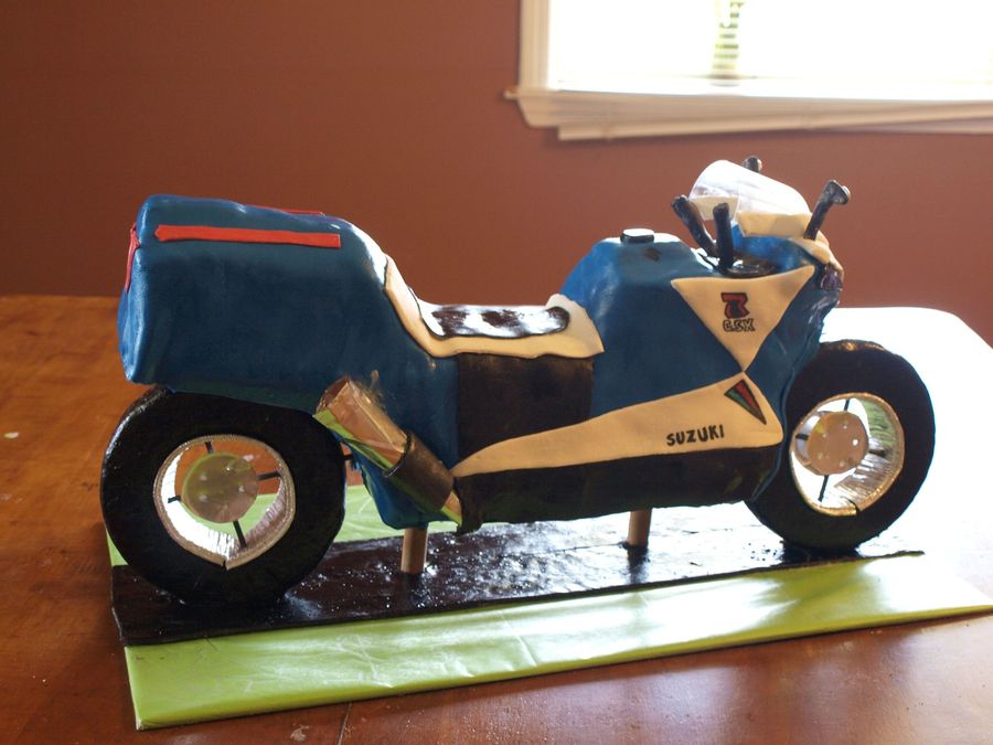 Motorcycle Cake - CakeCentral.com