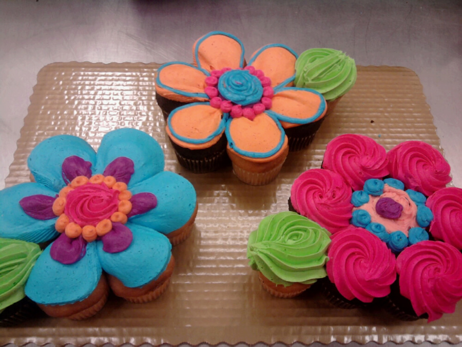 Flower Cupcake Cakes - CakeCentral.com
