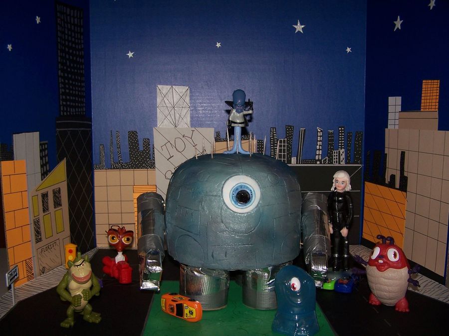 Alien And Monsters - CakeCentral.com