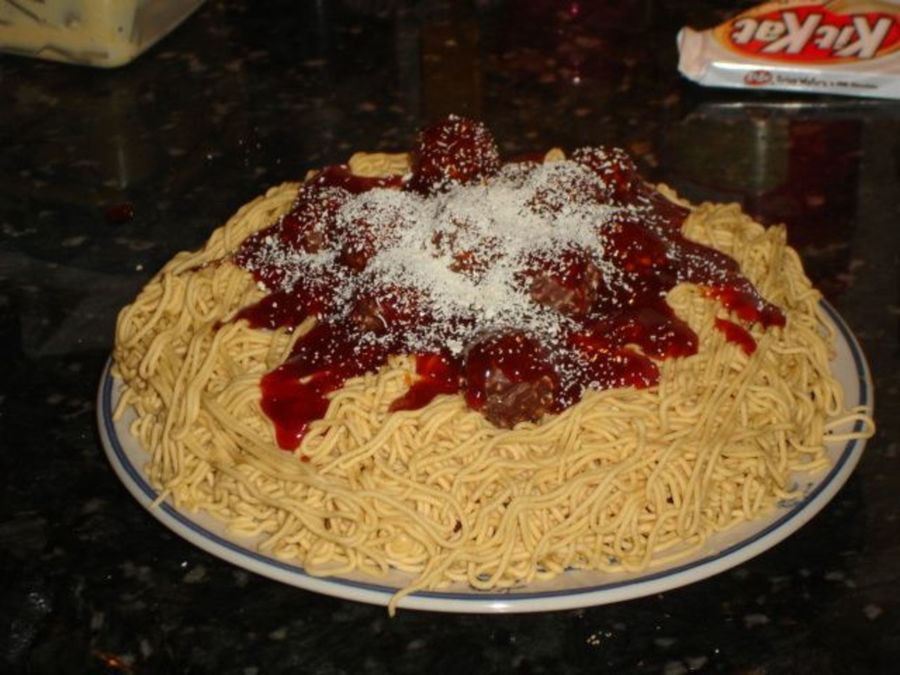 Spaghetti Cake - CakeCentral.com