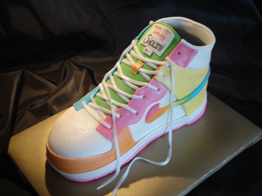 Nike Dunk Cake - CakeCentral.com