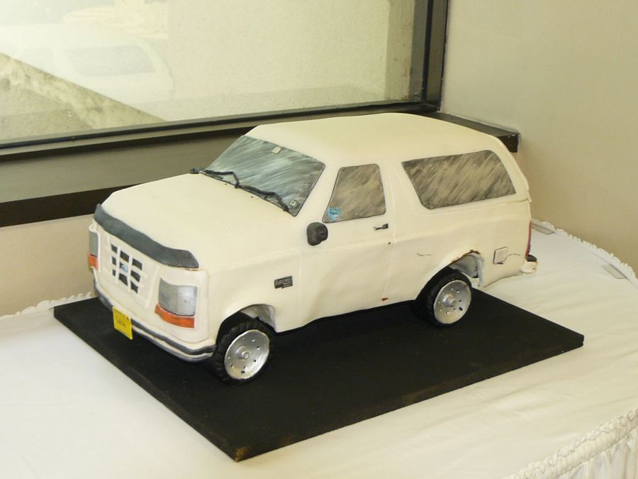 Ford Bronco - CakeCentral.com