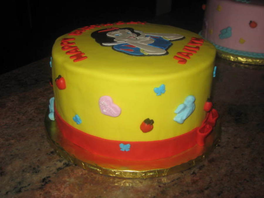 Snow White - CakeCentral.com